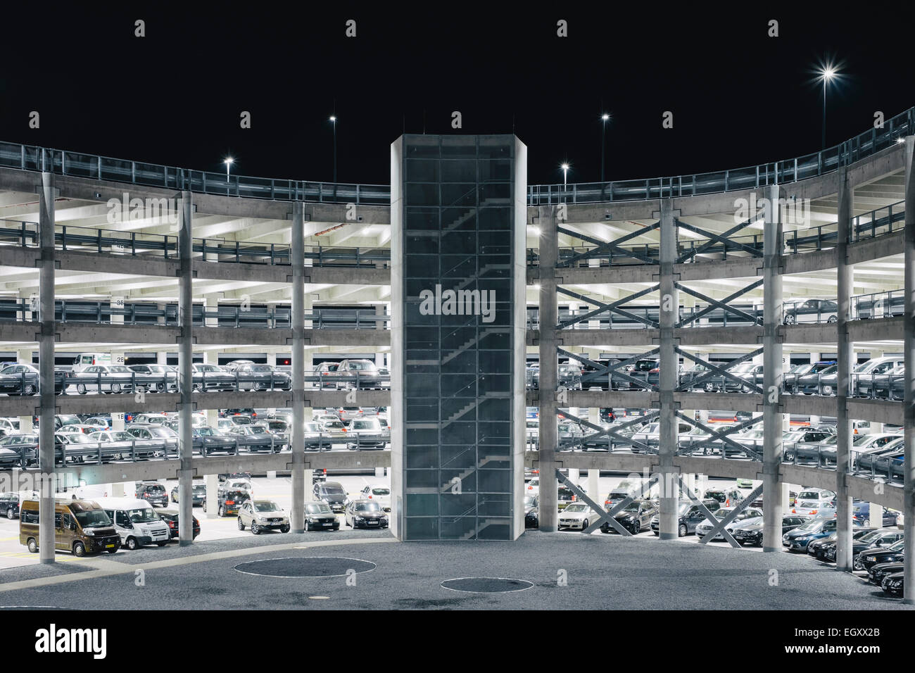 Airport parking garage hi-res stock photography and images - Alamy