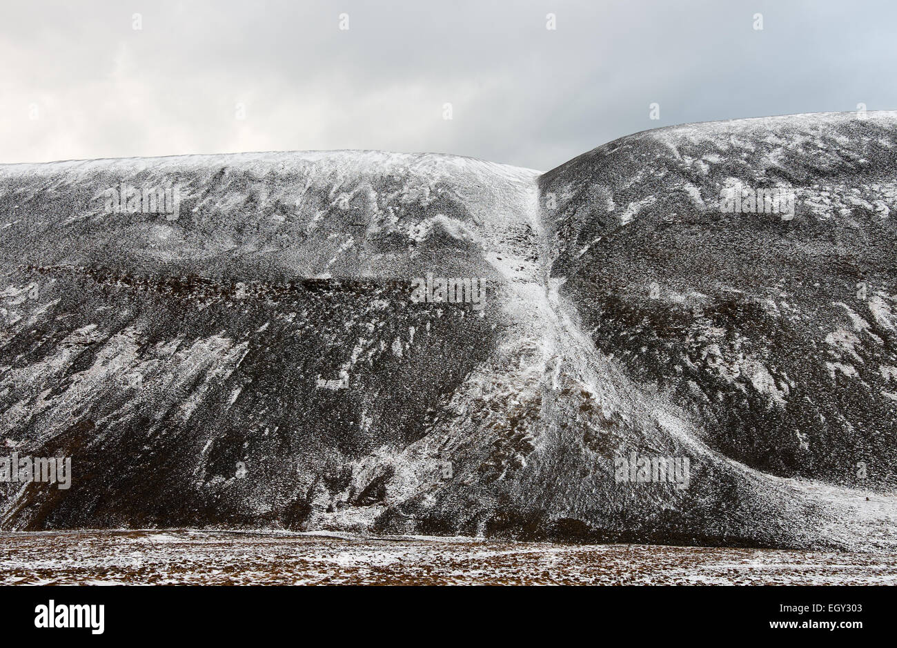 Coal mountains in Bjørndalen, Svalbard Stock Photo - Alamy