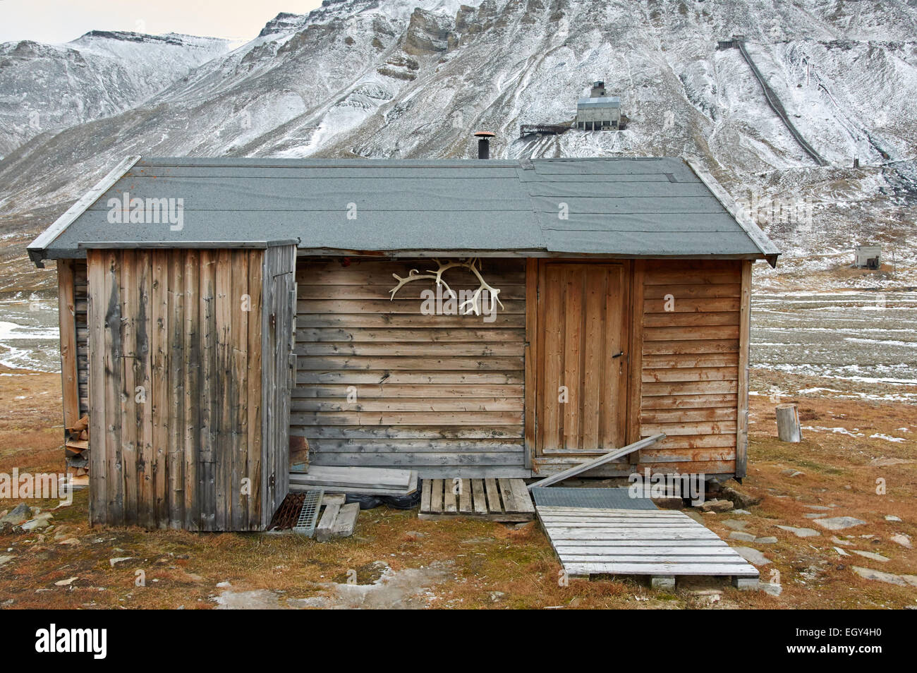 Cabin in Endalen, Svalbard Stock Photo - Alamy