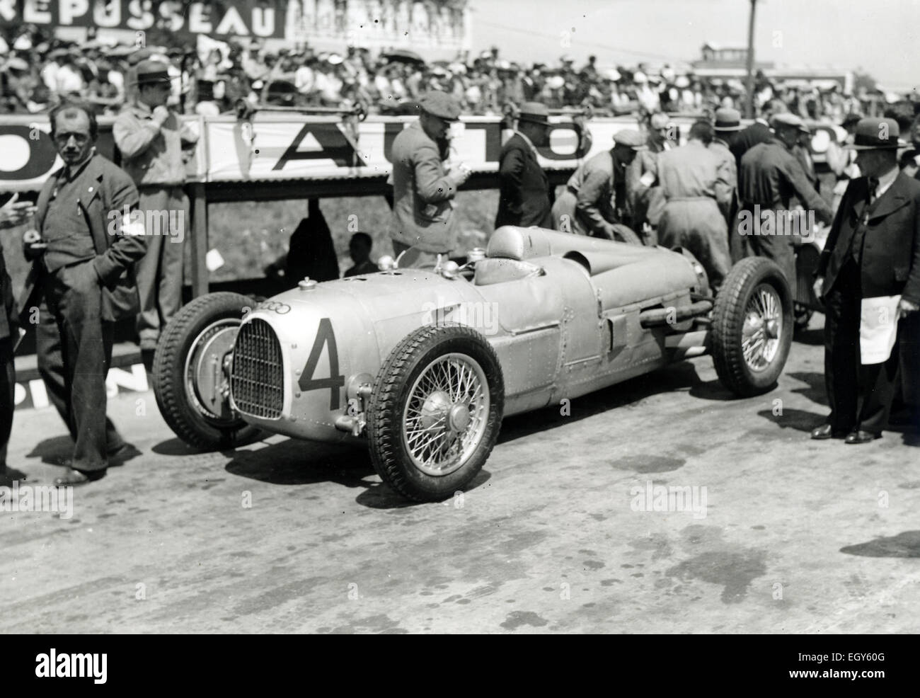 1934 FRENCH GRAND PRIX Auto-Union car No 4 driven by Hans Stuck Stock ...
