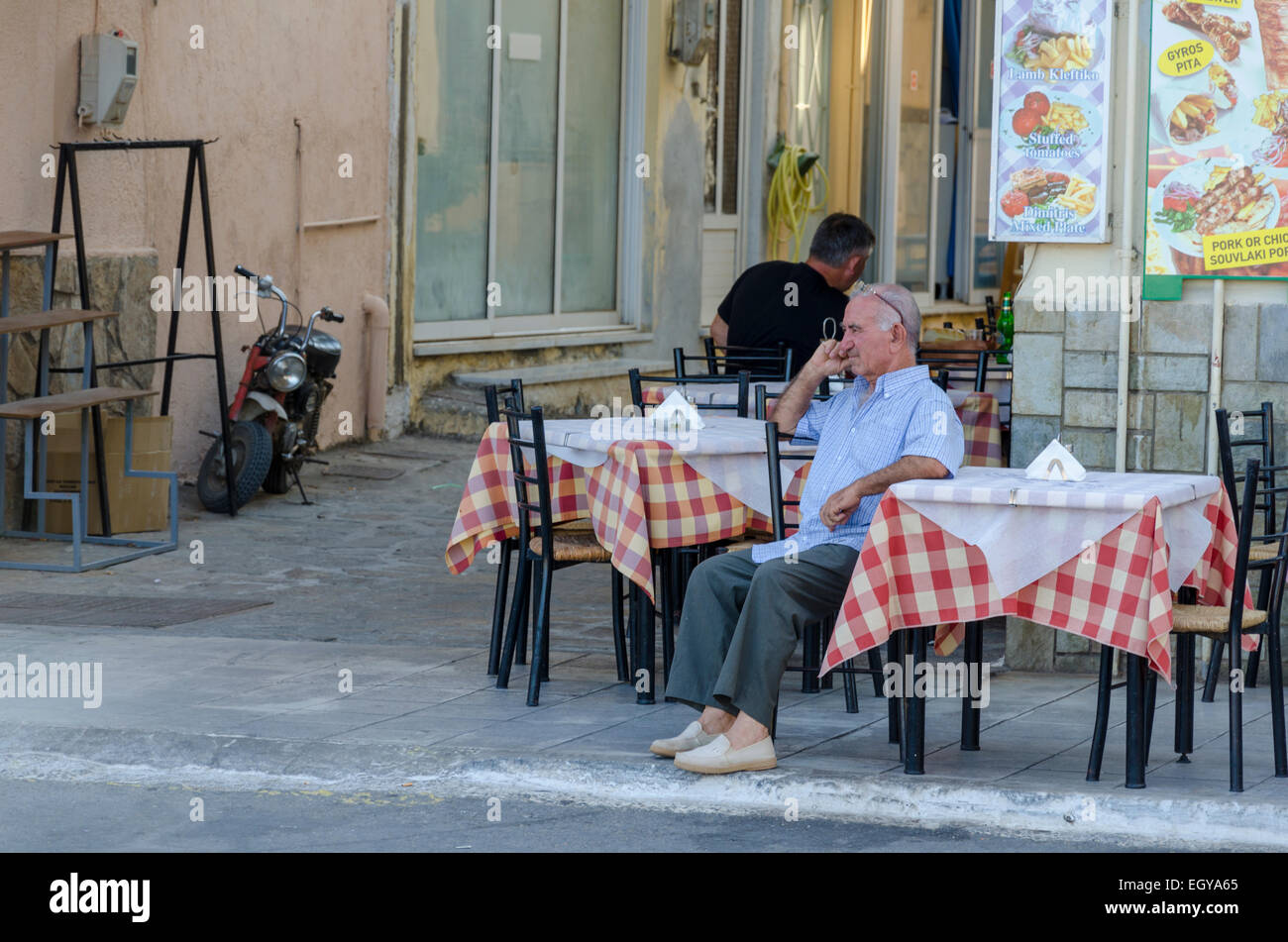 Crete old man hi-res stock photography and images - Alamy