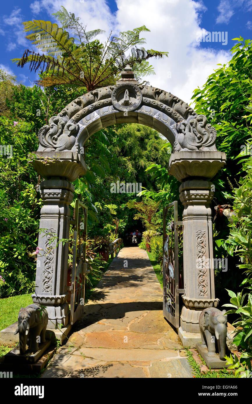 Hindu temple kauai hawaii hi-res stock photography and images - Alamy