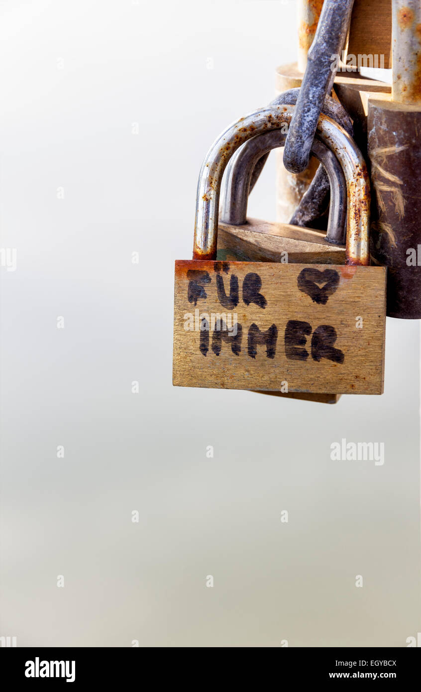 Locks fidelity hi-res stock photography and images - Alamy