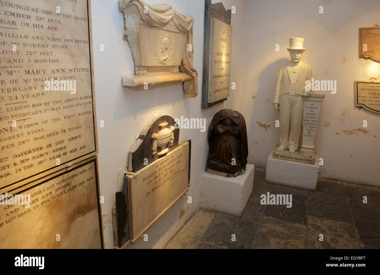 Memorial statue to Henry Croft the original Pearly King in St. Martin ...