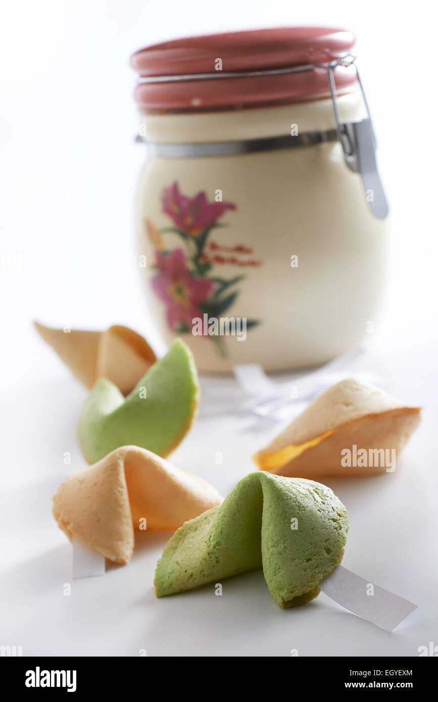 Fortune cookies hi-res stock photography and images - Alamy