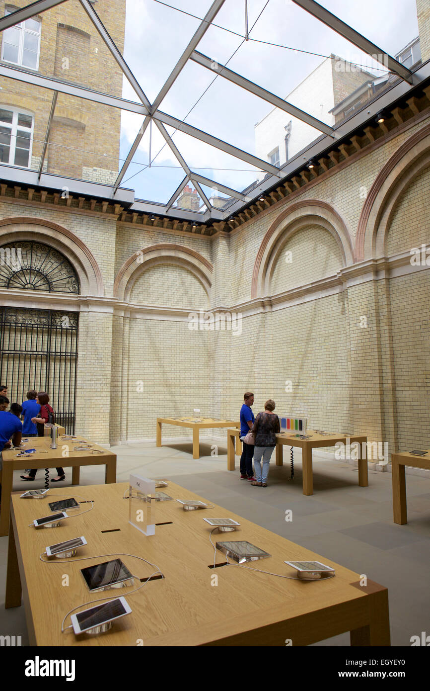 Apple store london hi-res stock photography and images - Alamy