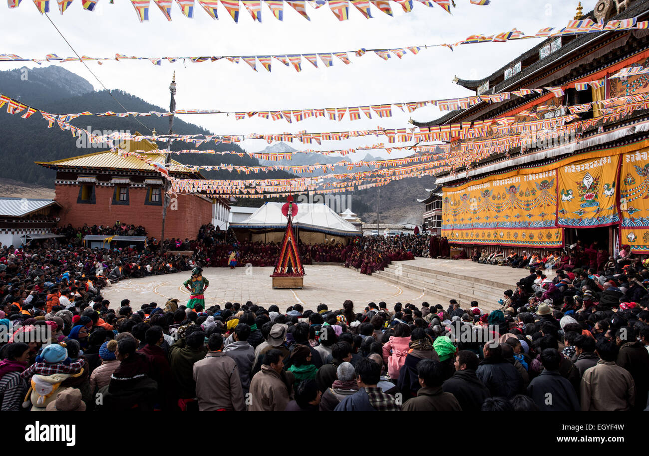 Zoige, China's Sichuan Province. 4th Mar, 2015. People of Tibetan ...