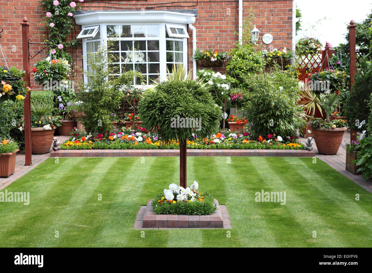 Manicured well kept ornate front garden, Nottingham Stock Photo - Alamy