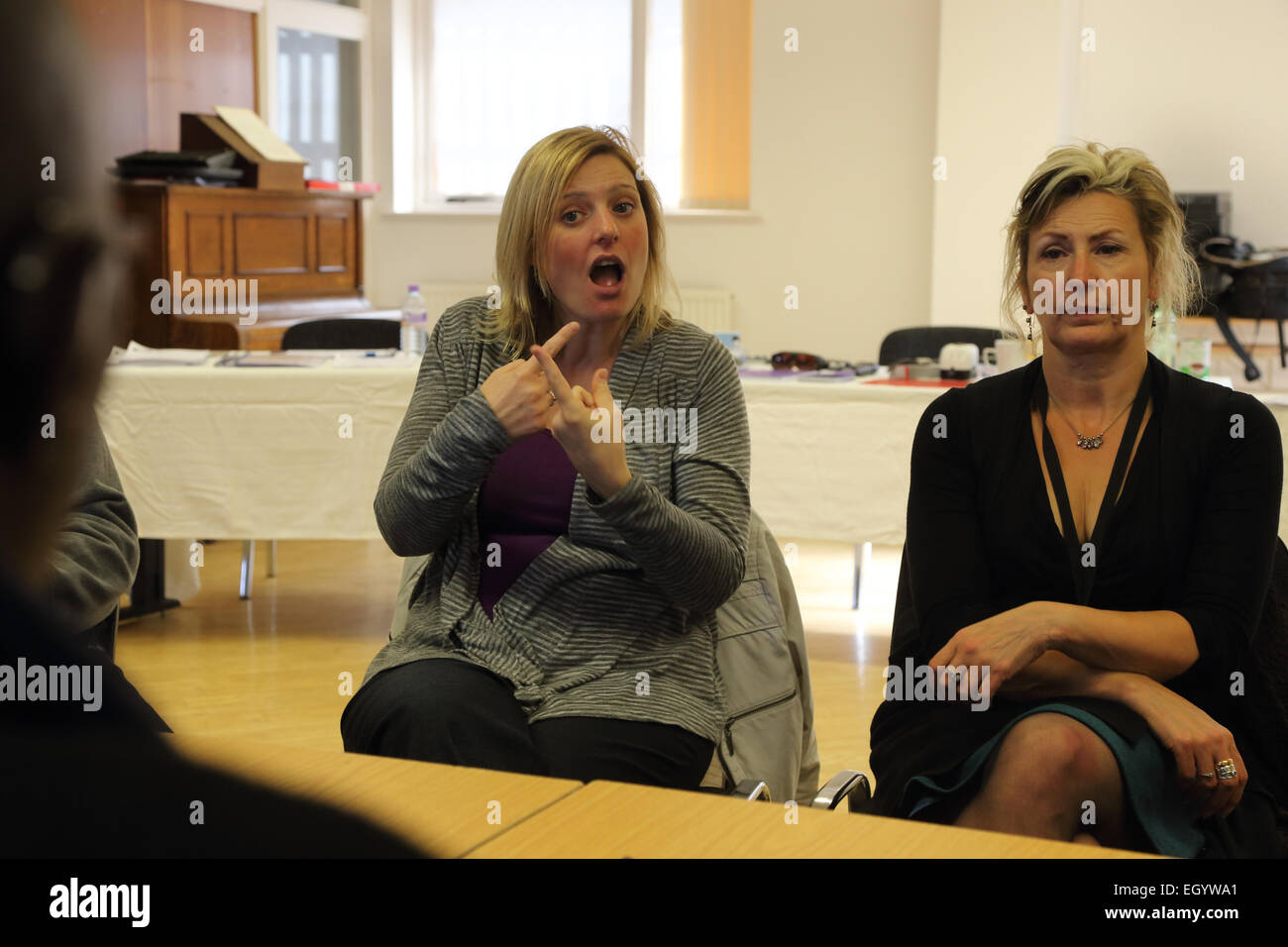 Signing for deaf people hi-res stock photography and images - Alamy