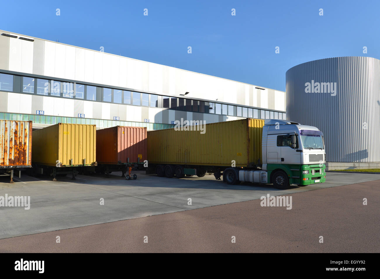 Truck at a loading bay Stock Photo - Alamy