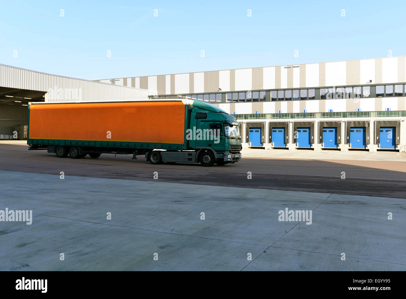 Truck at a loading bay Stock Photo - Alamy