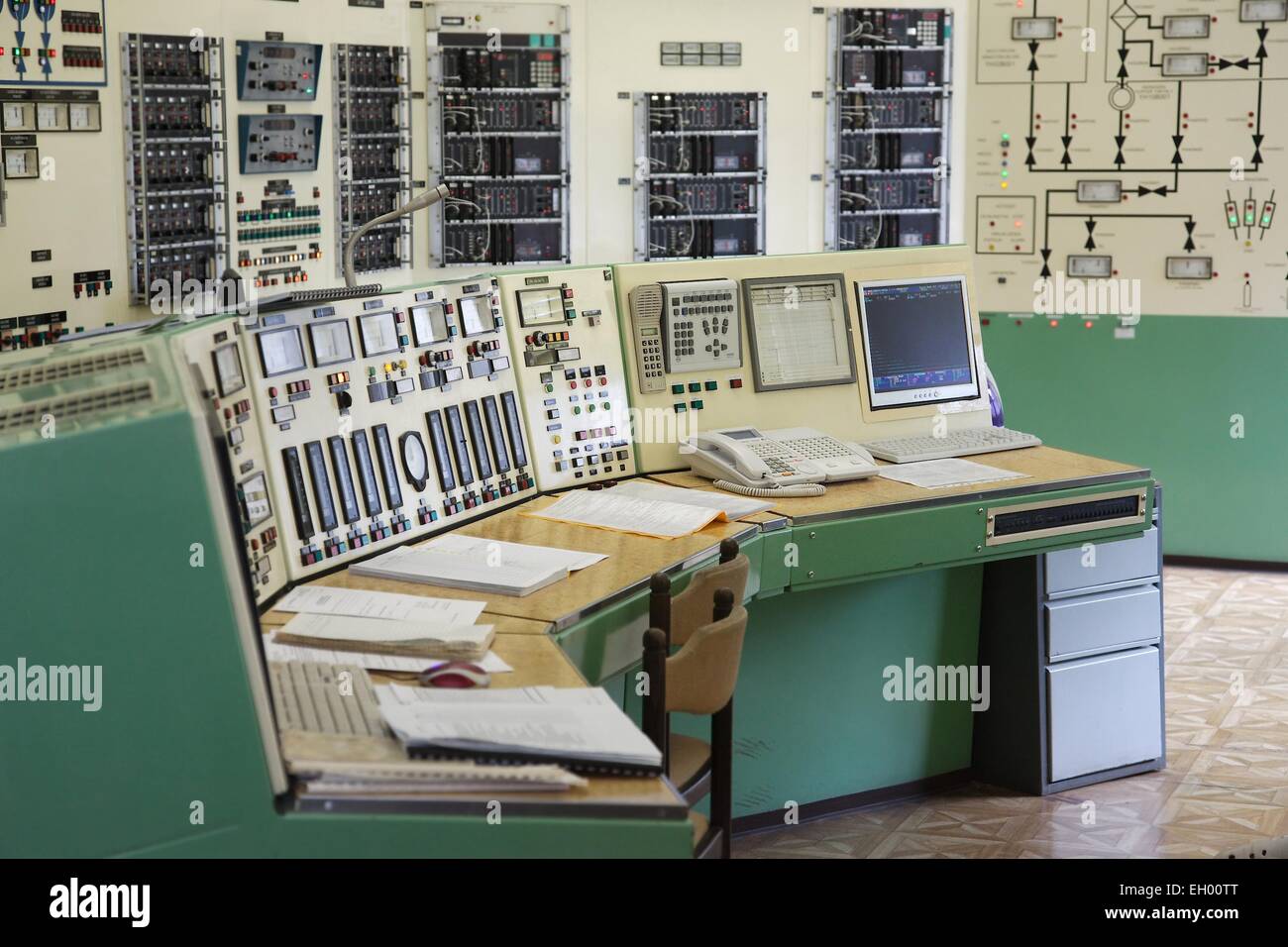 High voltage switch room electricity hi-res stock photography and ...