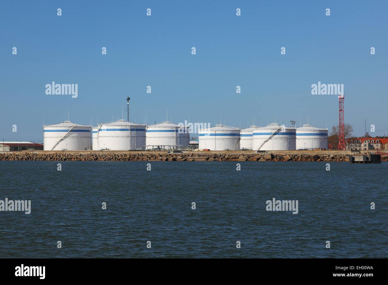 Crude oil container hi-res stock photography and images - Alamy