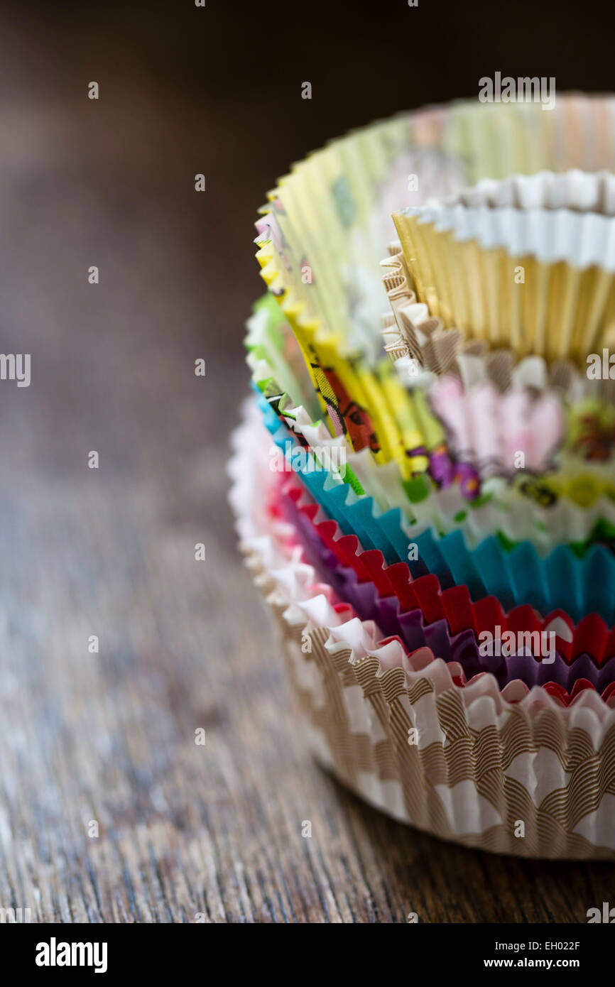 Stack of paper liners for pastries or confectionery Stock Photo - Alamy