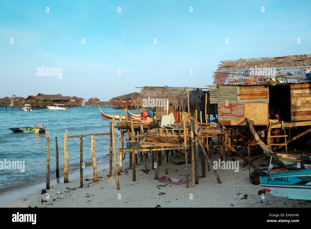 Ramshackle hut hi-res stock photography and images - Alamy