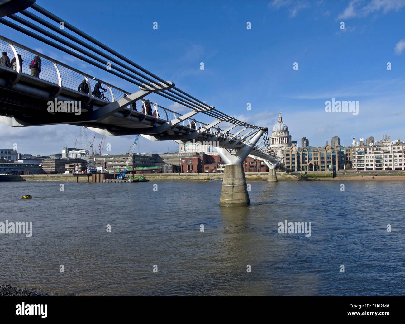 Millennium bridge towards St Pauls Stock Photo - Alamy