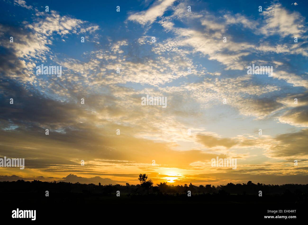 Sun rises in the east hi-res stock photography and images - Alamy