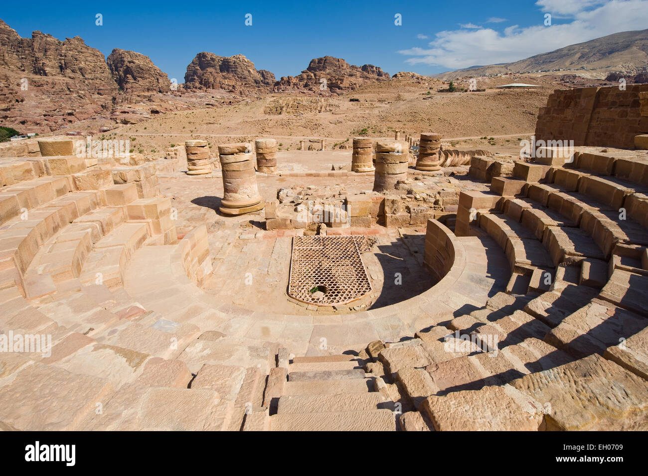 Great temple petra jordan hi-res stock photography and images - Alamy