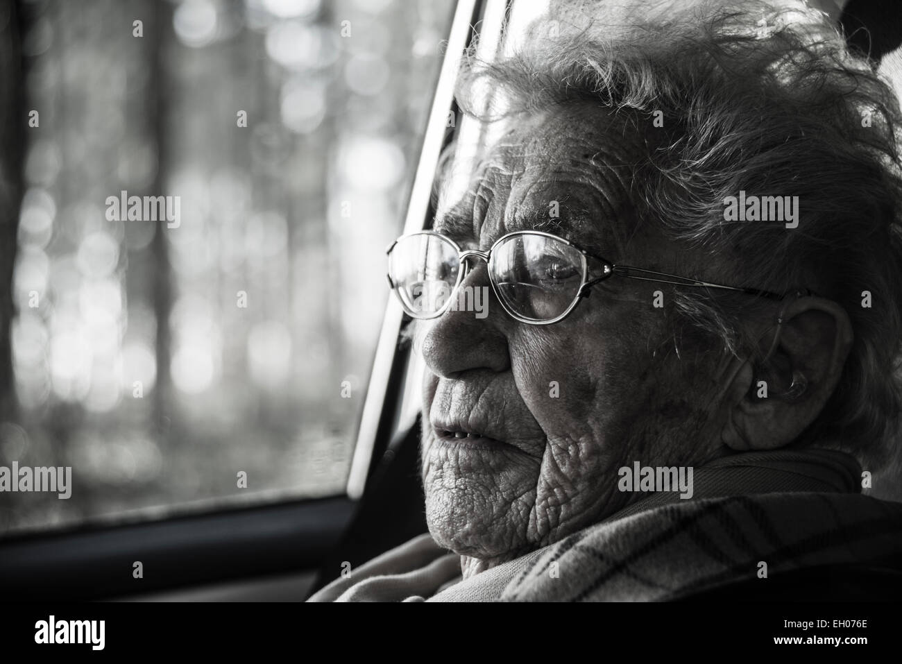 Old woman in car hi-res stock photography and images - Alamy