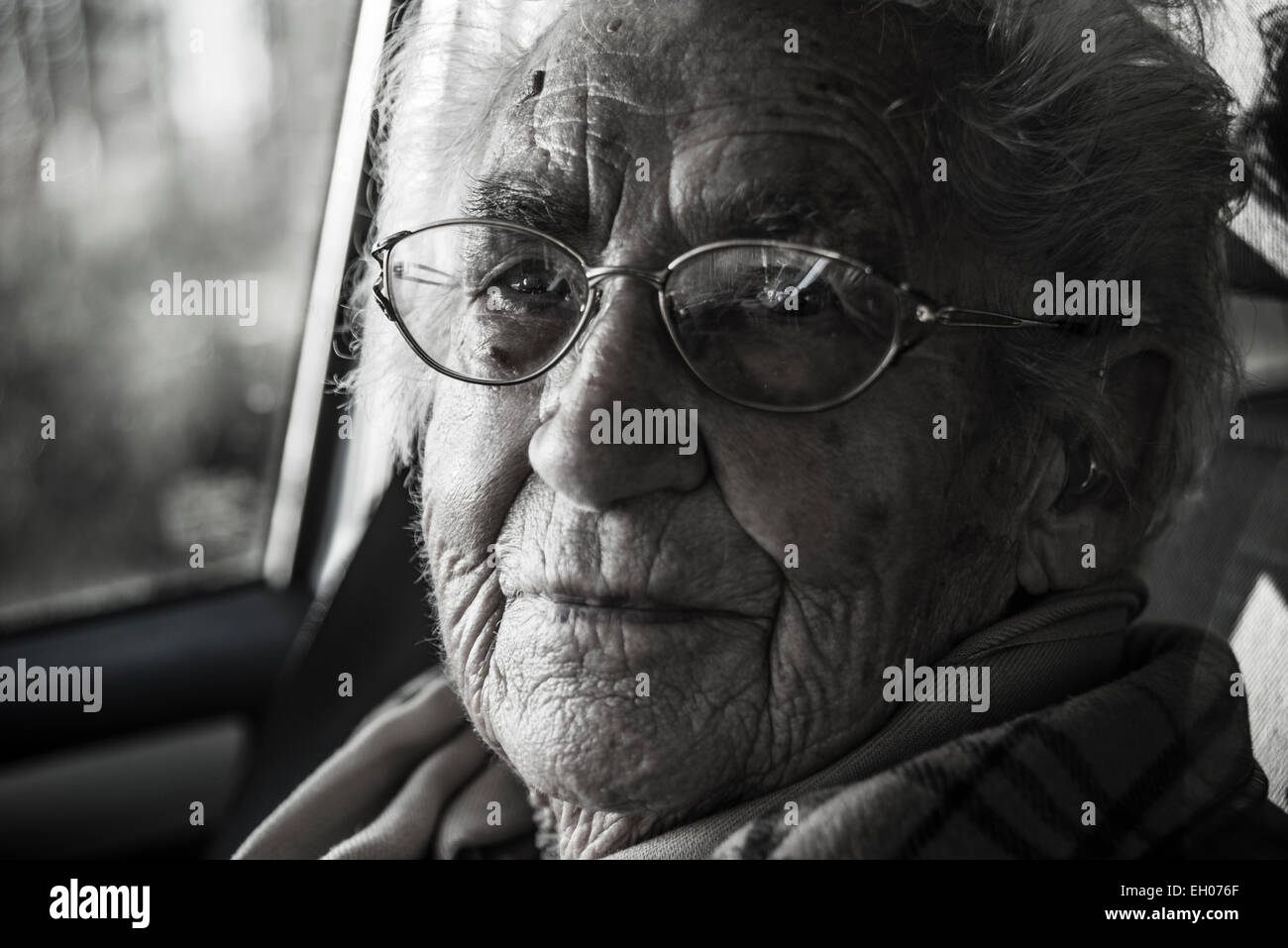 Old woman in car hi-res stock photography and images - Alamy