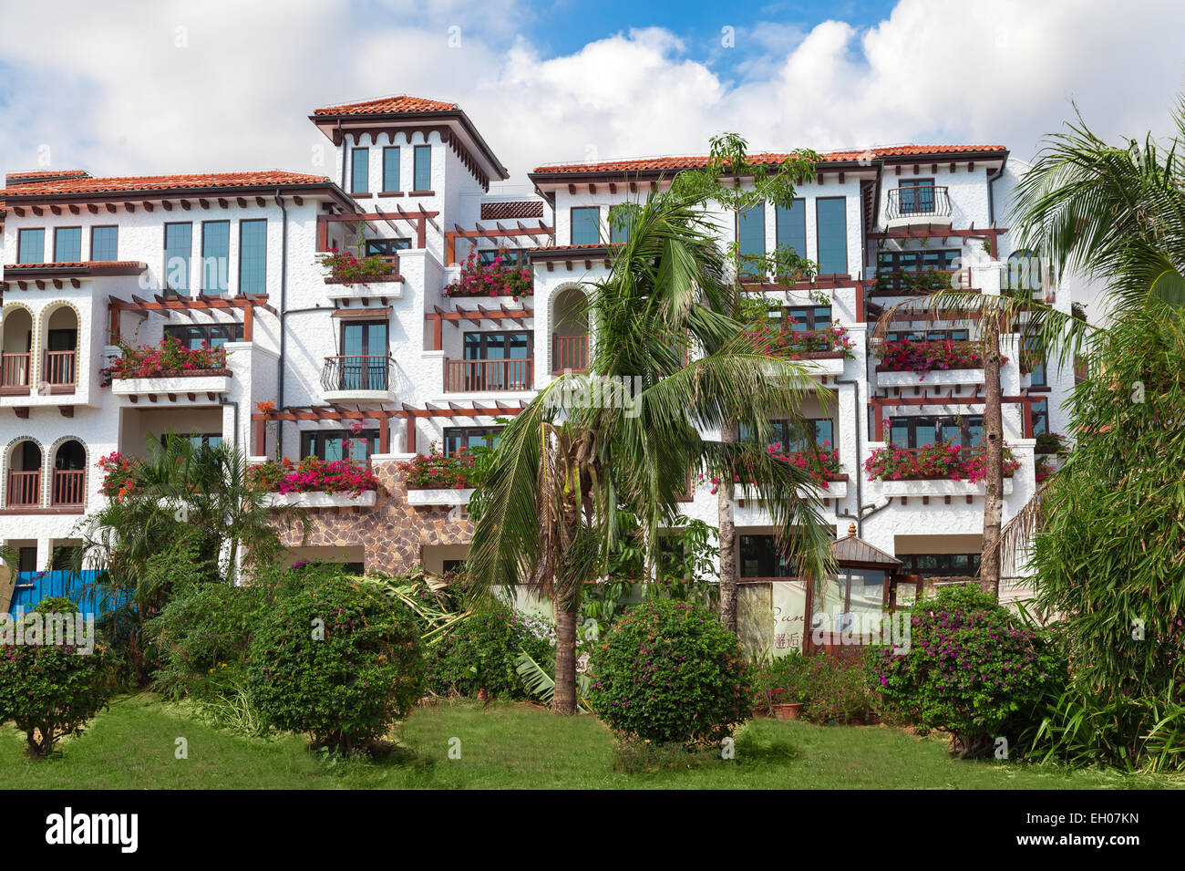 Hotel exterior hi-res stock photography and images - Alamy