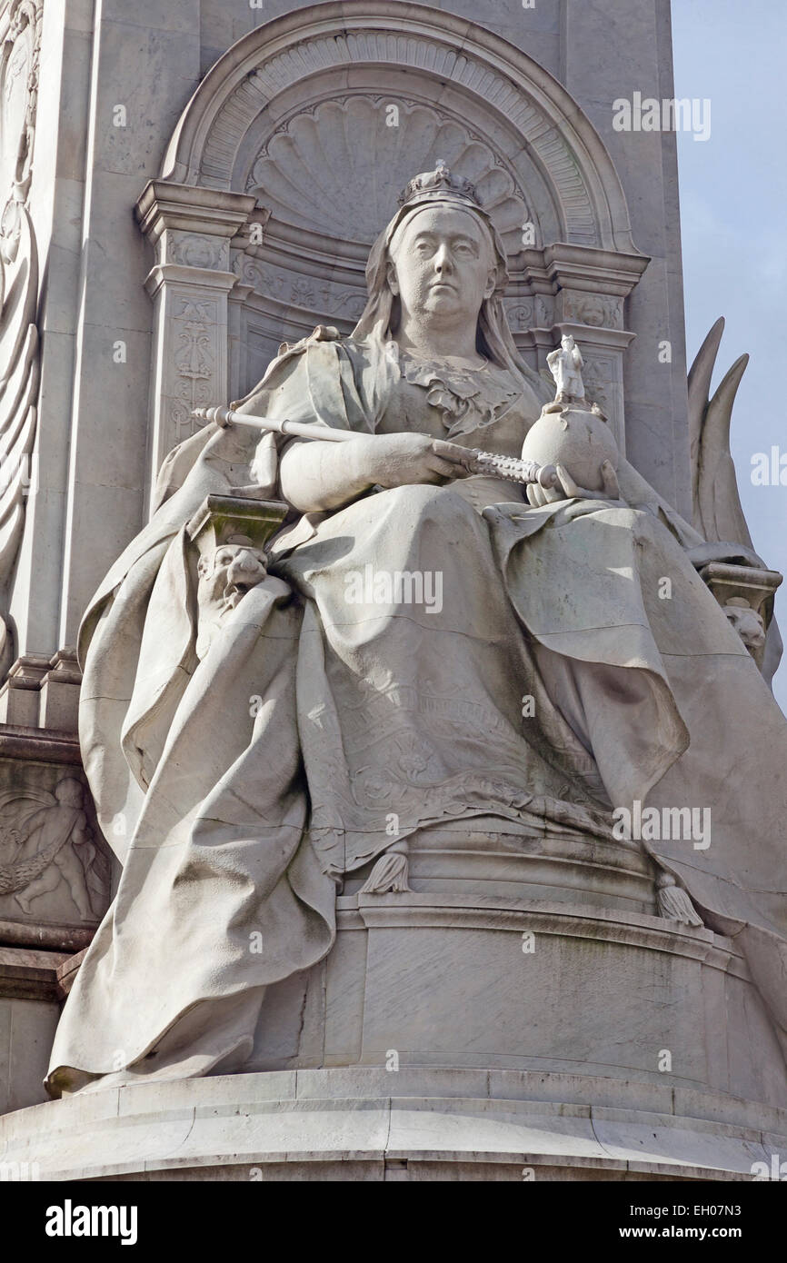 Statue on queen victoria memorial hi-res stock photography and images ...