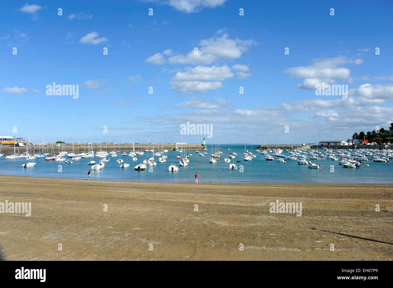 The dry harbour of Saint-Quay-Portrieux,low tide,Cotes-d'Armor,Bretagne ...