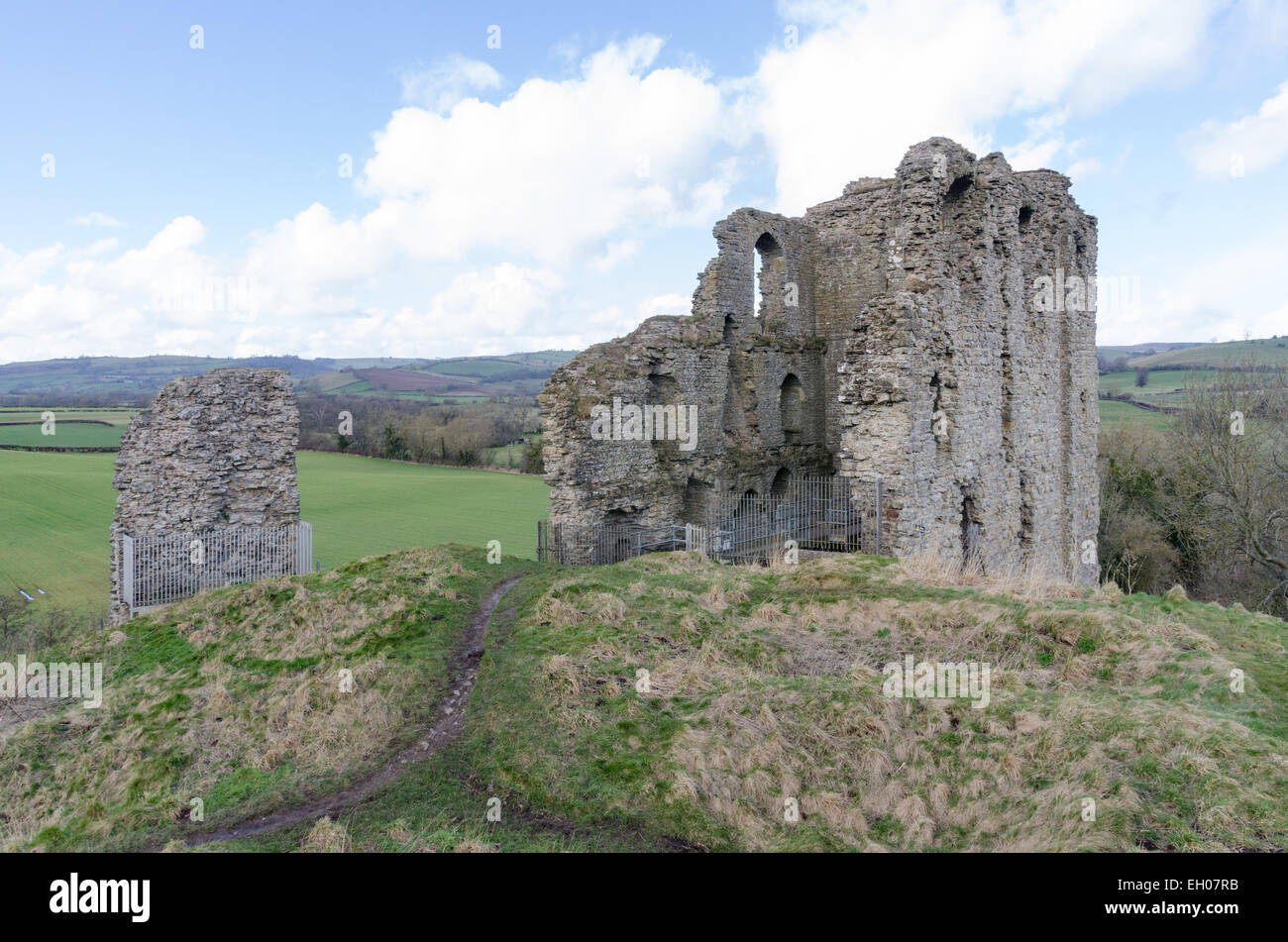 Ruins of Clun Castle, a Norman Welsh border castle in Shropshire Stock ...