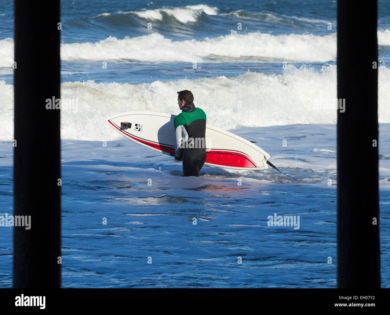 Saltburn pier surfers hi-res stock photography and images - Alamy