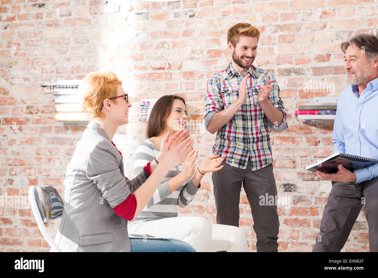 Clapping board with hands hi-res stock photography and images - Alamy