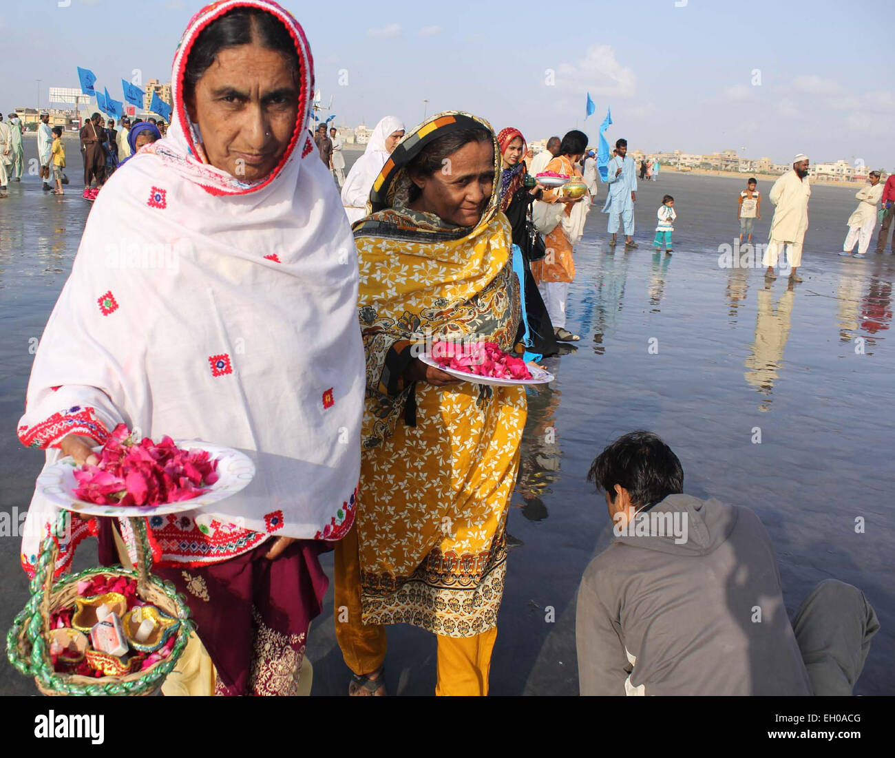 Members of Pakistan Fisher Folk Forum are celebrating Universal Day for ...