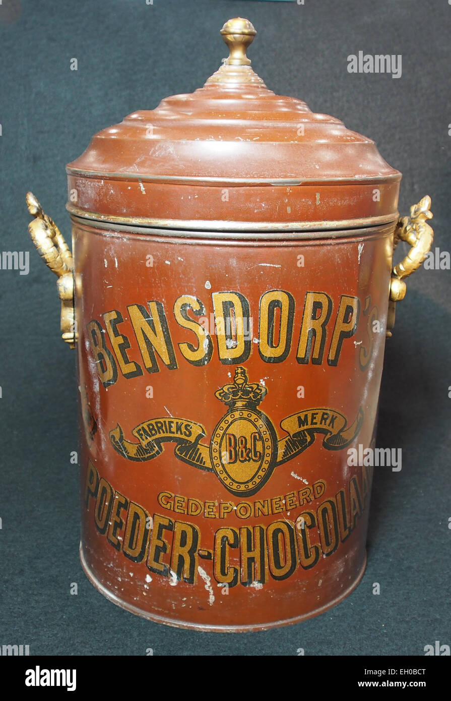 Cocoa powder tin hi-res stock photography and images - Alamy