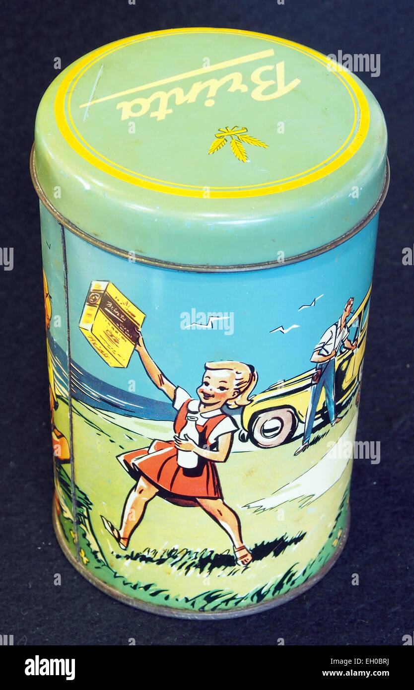 The image shows a Brinta blik, a Dutch product packaging. The container ...