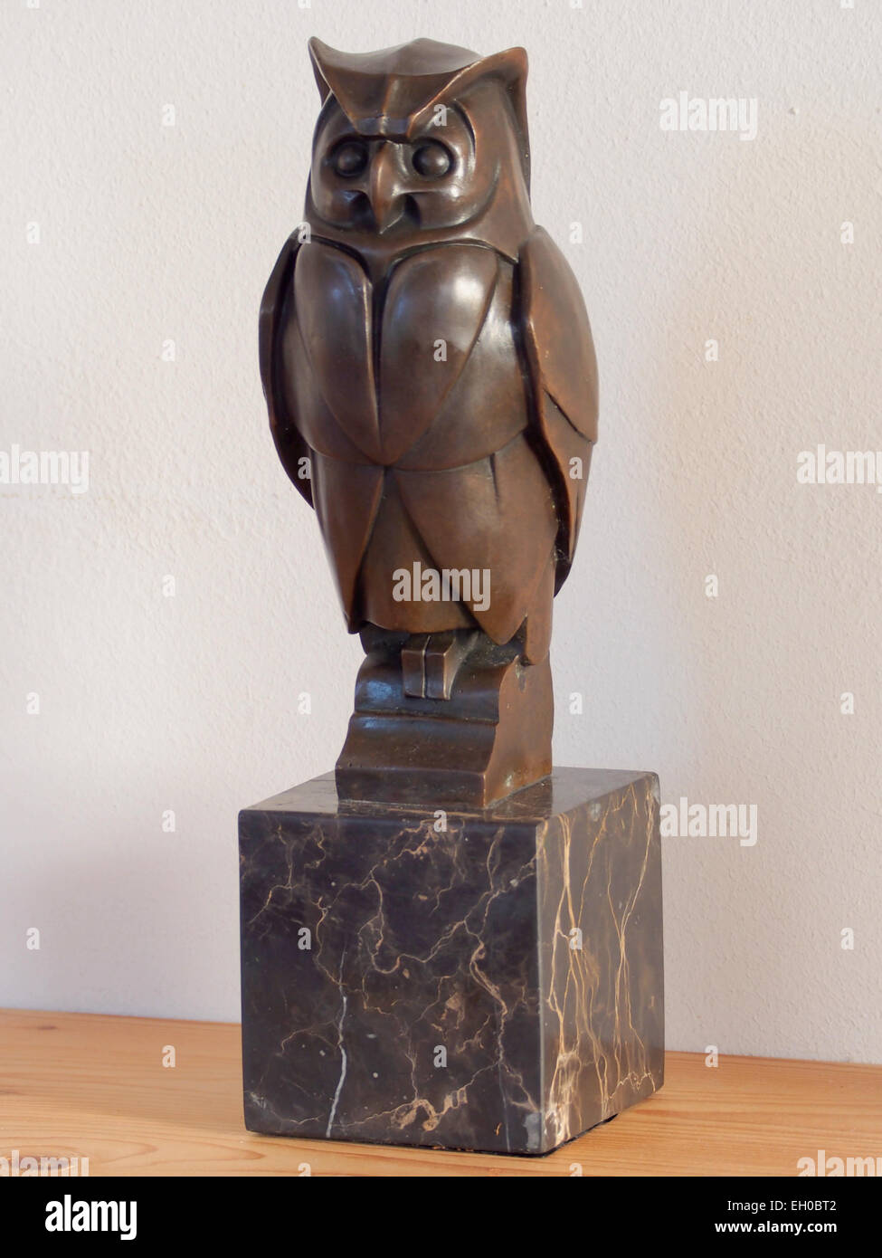 A bronze owl figurine in Art Deco or Art Nouveau style, showcasing ...