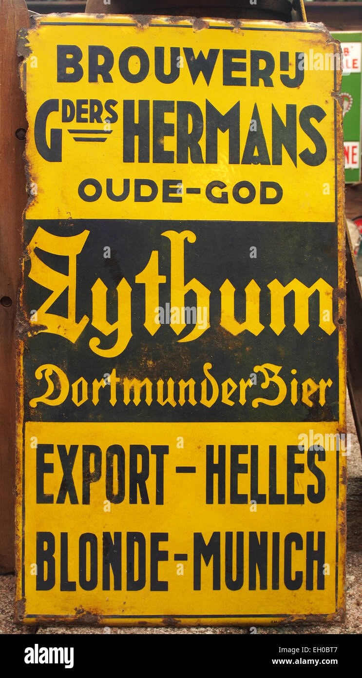 Zythum dortmunder bier enamel advertising sign hi-res stock photography ...
