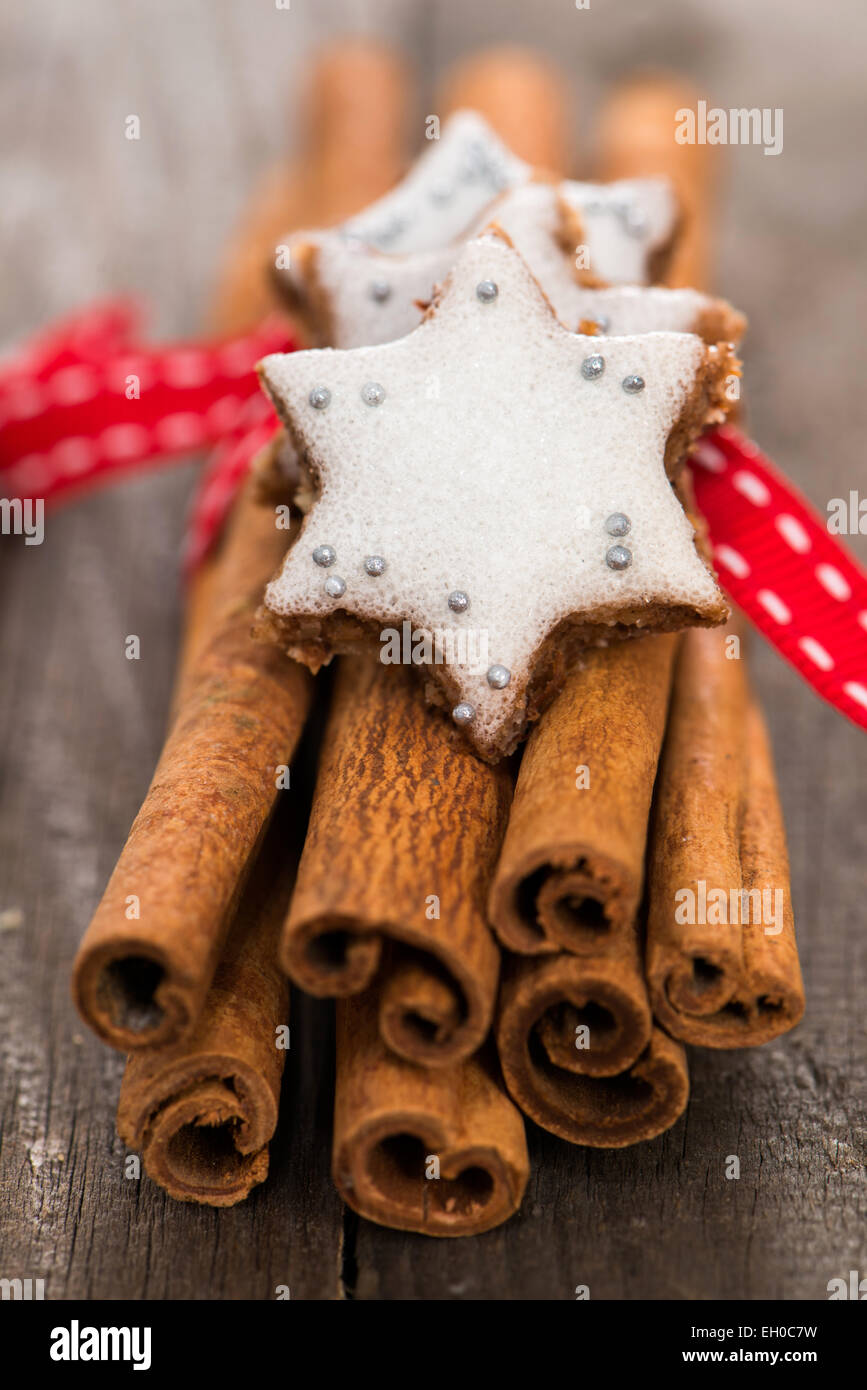 Cinnamon stars with spices Stock Photo - Alamy