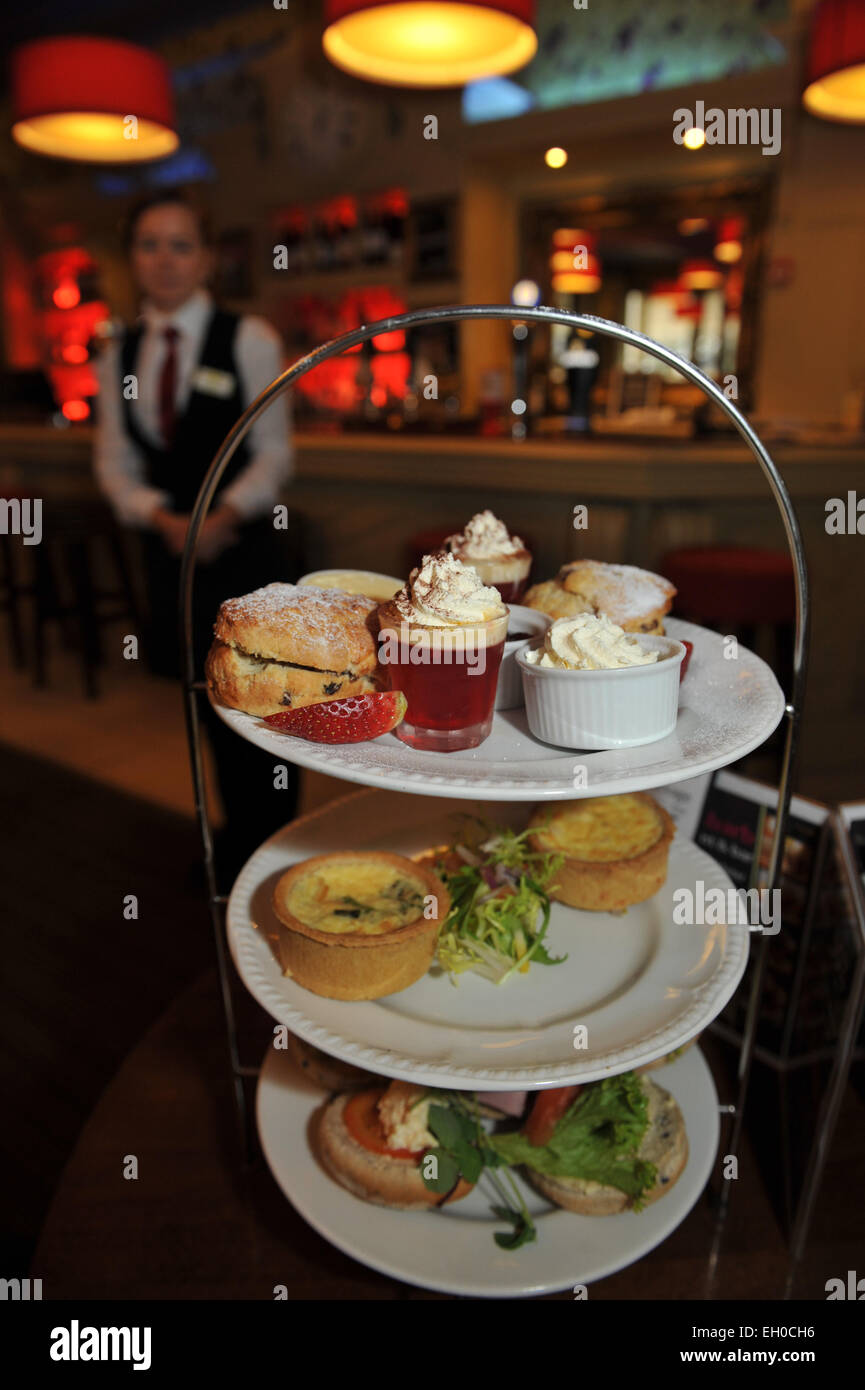 Uk afternoon tea hi-res stock photography and images - Alamy