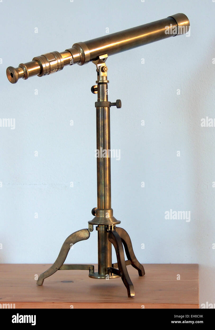 Optical instruments hi-res stock photography and images - Alamy