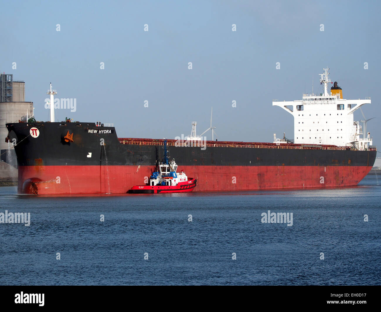 The New Hydra (IMO 9579781) is a cargo vessel docked at ...
