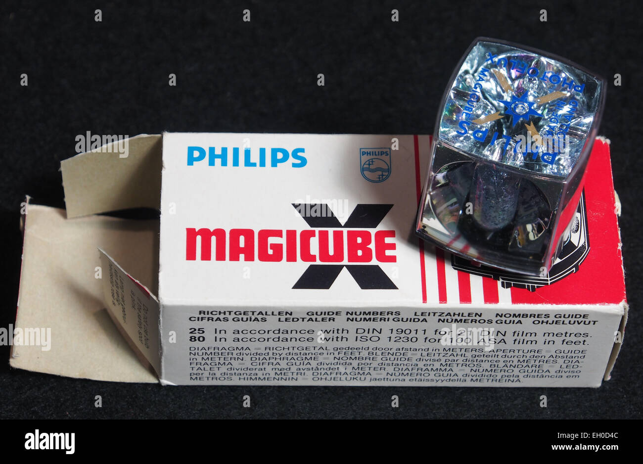 The Philips Magicube flashbulb with box represents an innovative ...