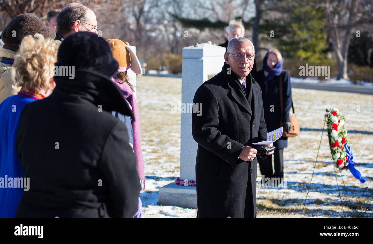 Arlington national cemetery wreath laying ceremony hi-res stock ...