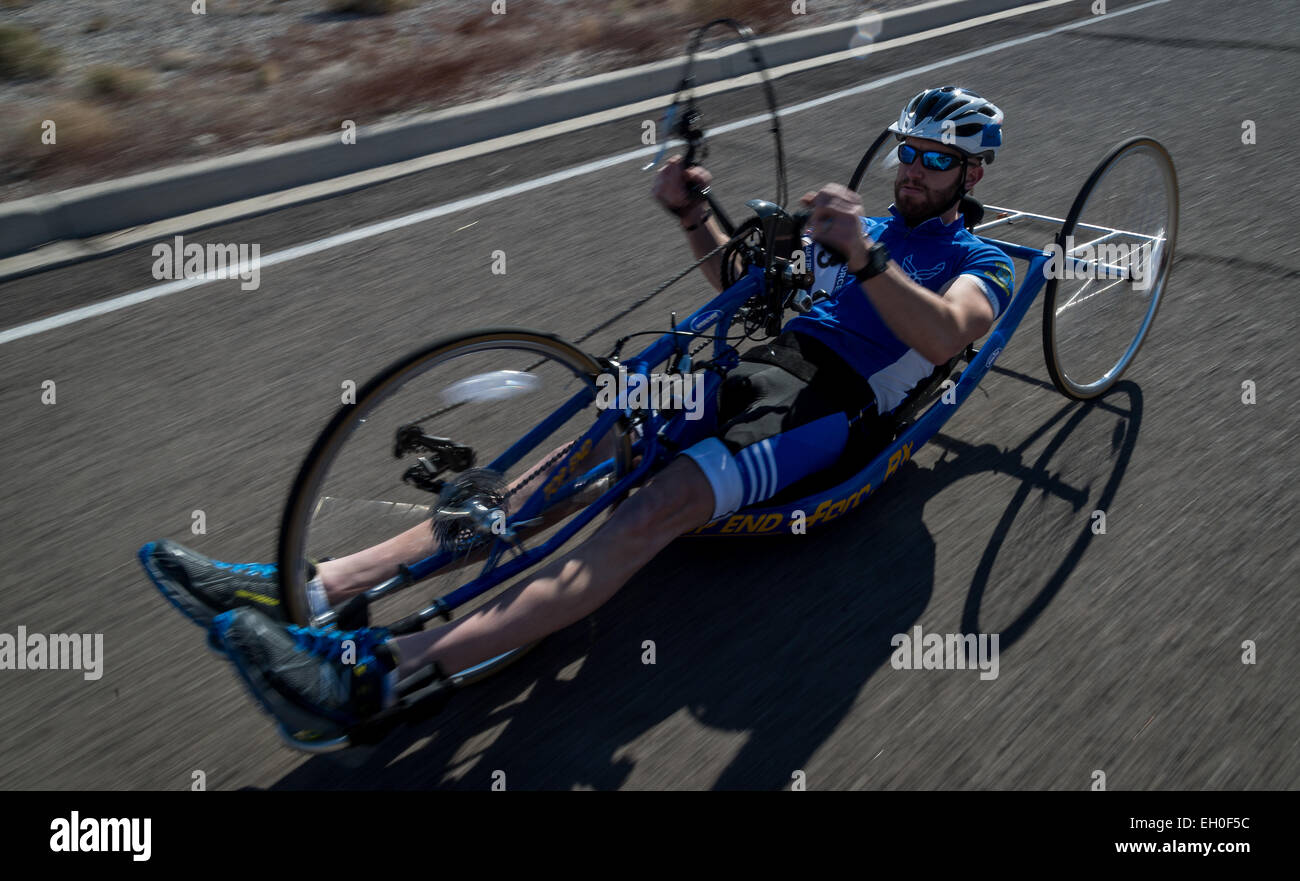 Hand cyclist Jeremiah Means, Men's Hand Cycle 10k contestant, competes ...