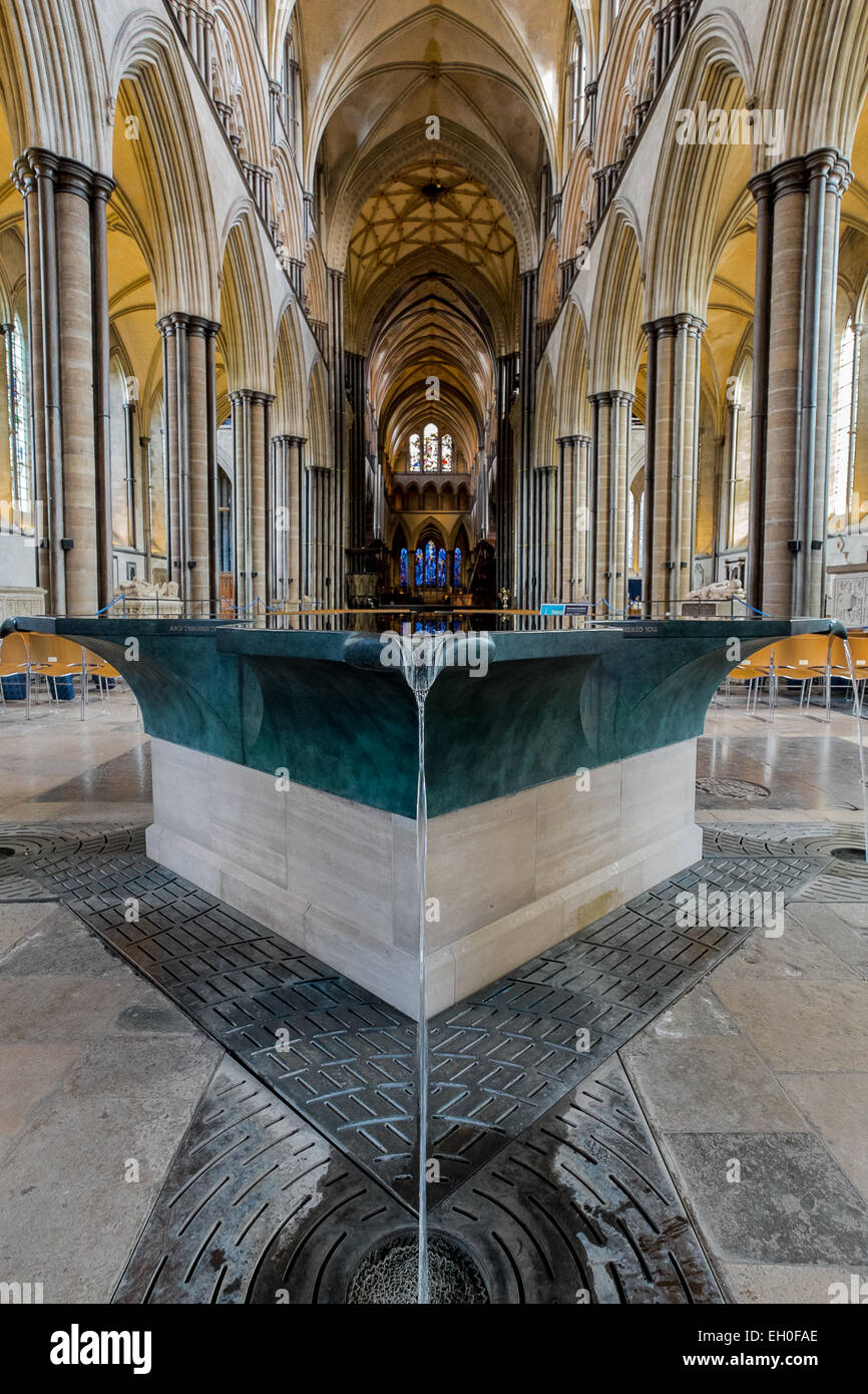 Salisbury cathedral font hi-res stock photography and images - Alamy