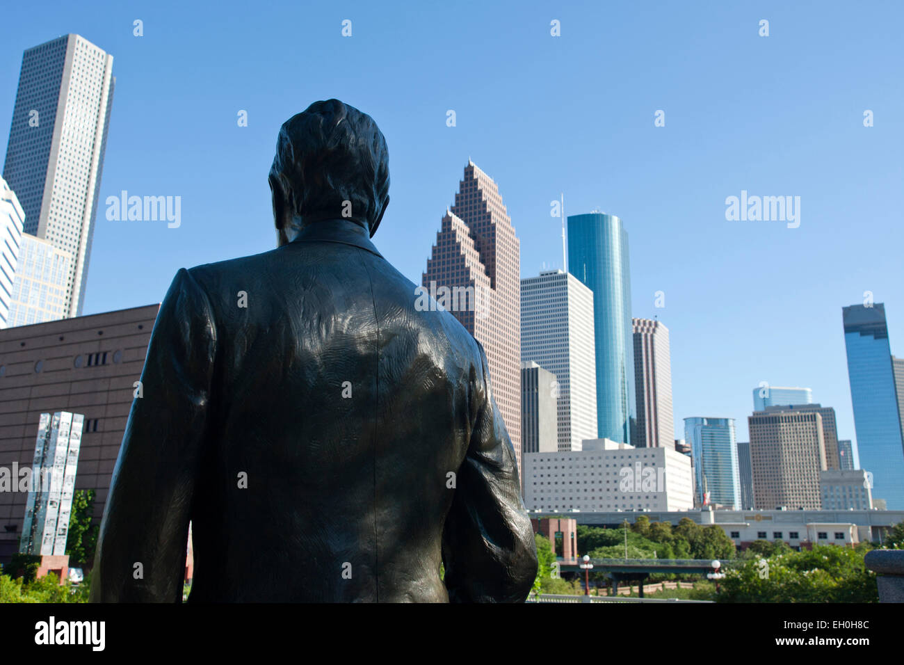 STATUE GEORGE H W BUSH MONUMENT (©CHAS FAGAN 2004) SESQUICENTENNIAL ...