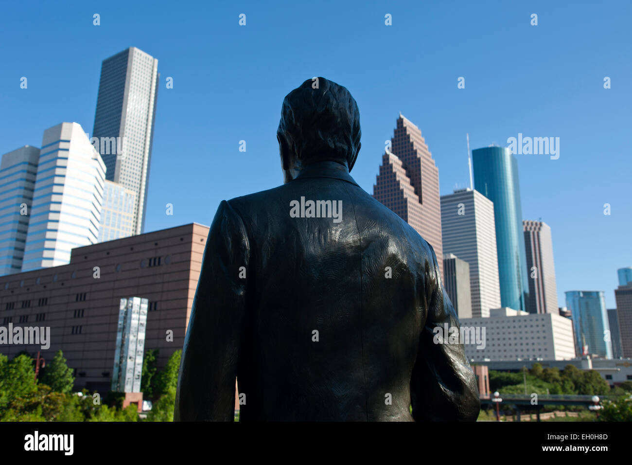 STATUE GEORGE H W BUSH MONUMENT (©CHAS FAGAN 2004) SESQUICENTENNIAL ...