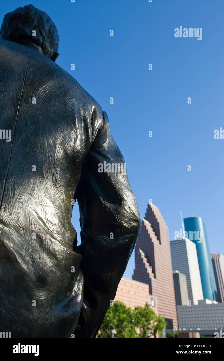 STATUE GEORGE H W BUSH MONUMENT (©CHAS FAGAN 2004) SESQUICENTENNIAL ...