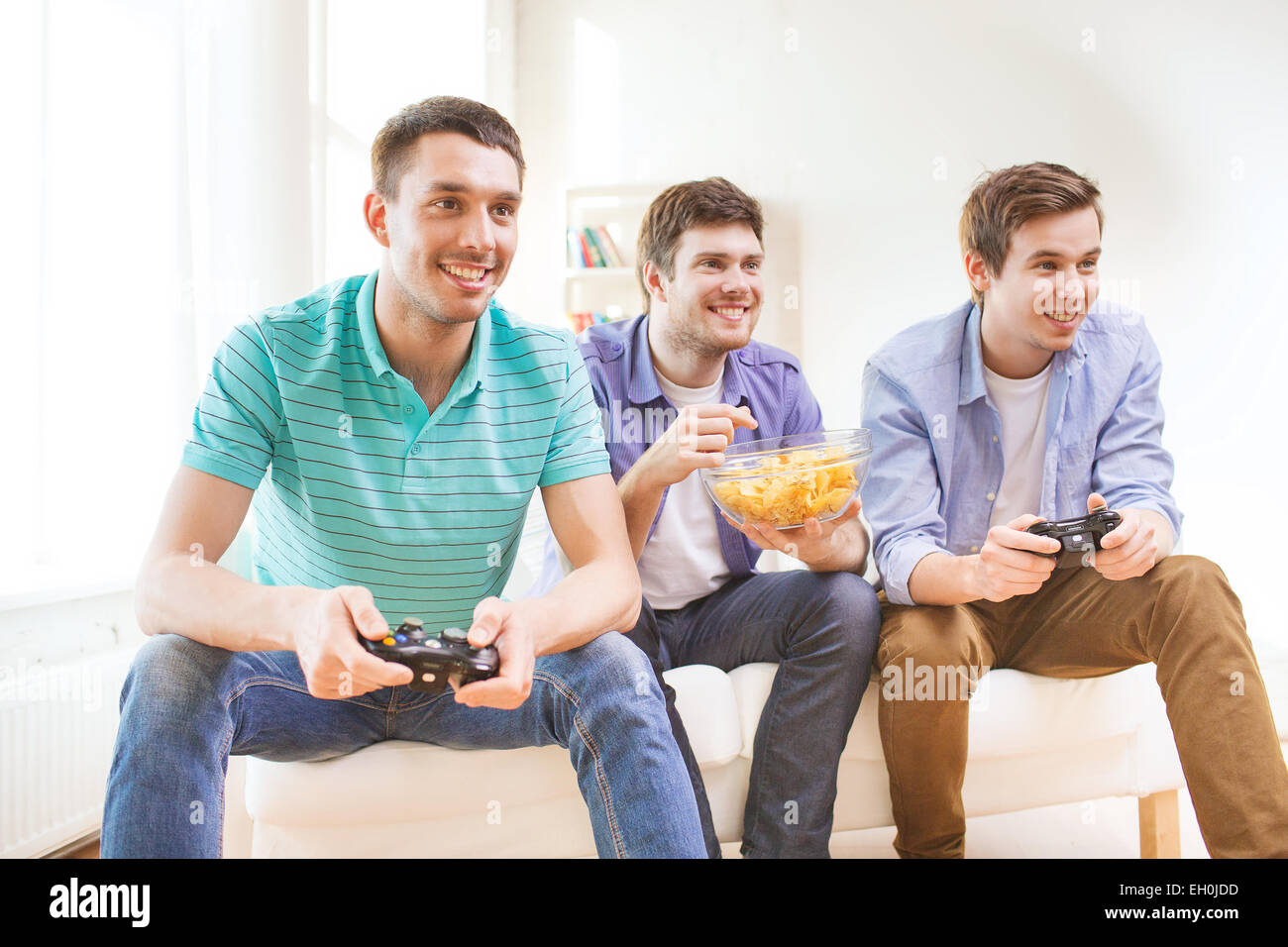 Male gamers hi-res stock photography and images - Alamy