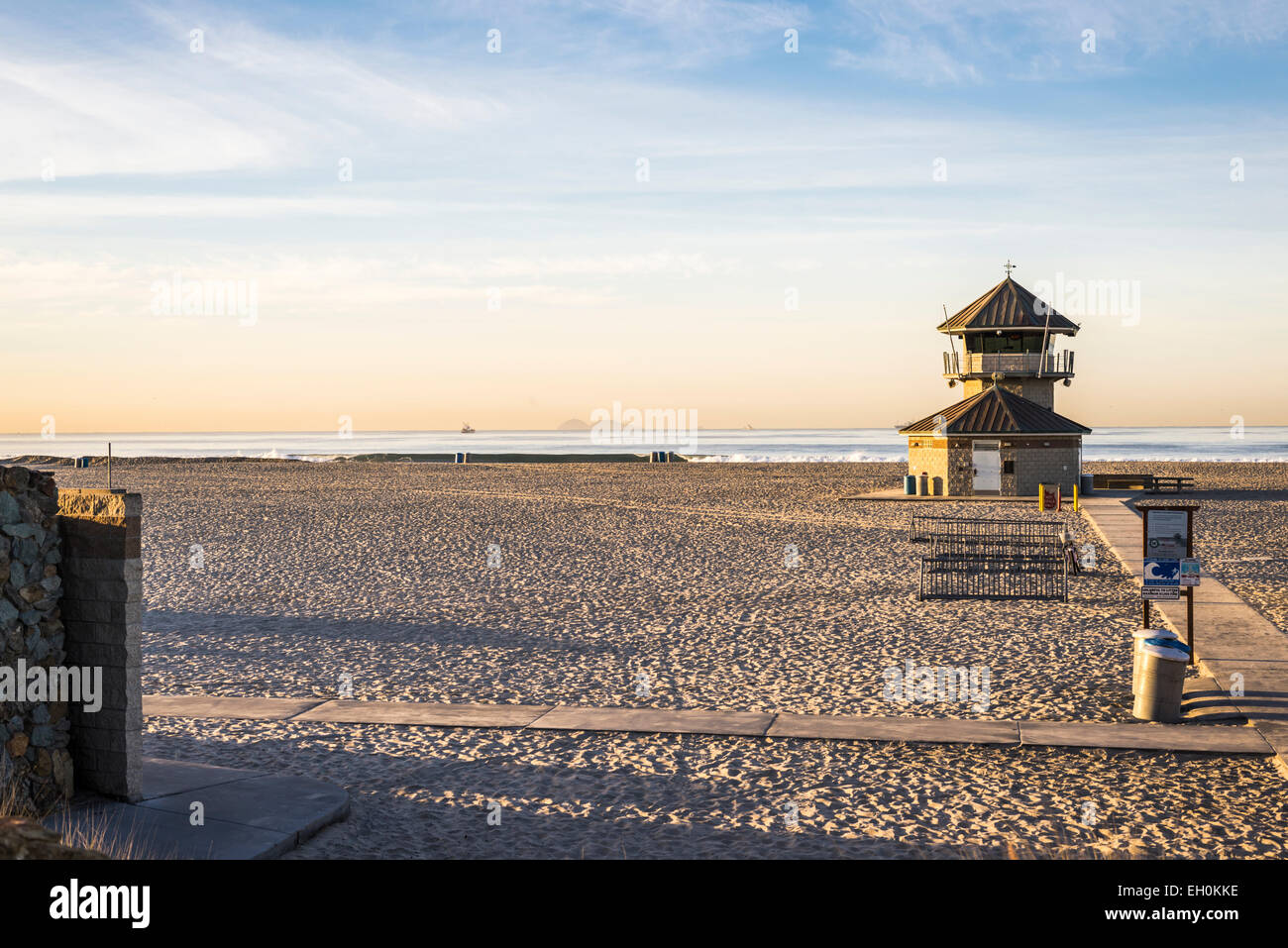 Lifeguard station on Coronado Central Beach during sunrise. Coronado ...
