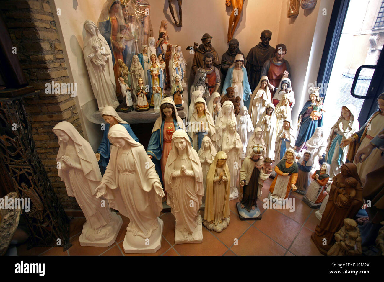 Catholic items hi-res stock photography and images - Alamy