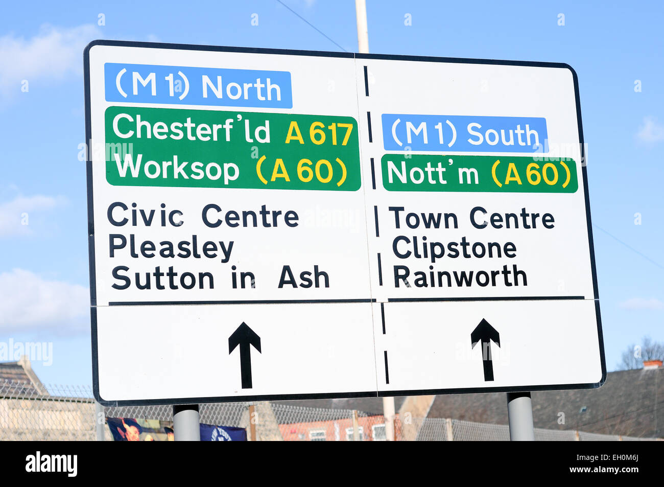 M1 north road sign hi-res stock photography and images - Alamy